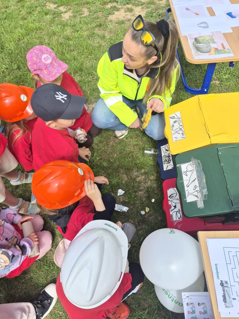 Zber papiera v škole podporil triedenie odpadu aj environmentálnu ...